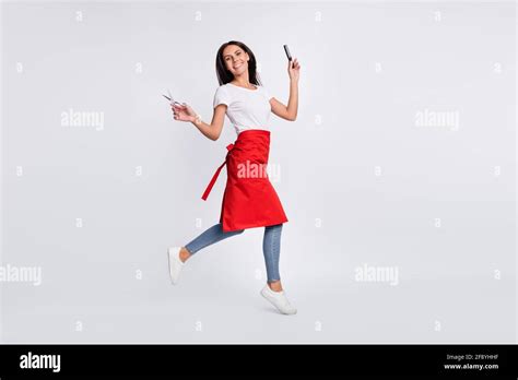 Full Size Profile Photo Of Optimistic Brunette Long Hairdo Lady With