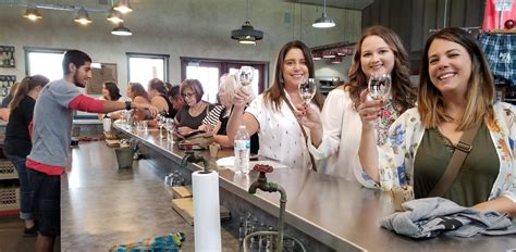 Fredericksburg Texas Wine Tasting Tour For Couples And Groups Fat Ass