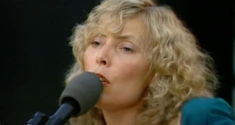 Joni Mitchell Inside The Legendary Musicians Mysterious Disease