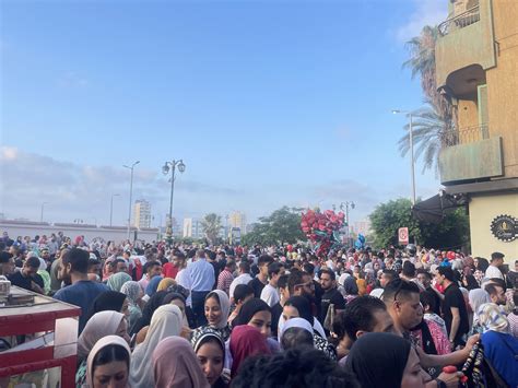 وسط أجواء مبهجة الآلاف يؤدون صلاة عيد الأضحى بالبحيرة شاهد