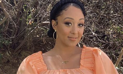 Tamera Mowrys Daughter Hilariously Shows How A Day With Her Mom