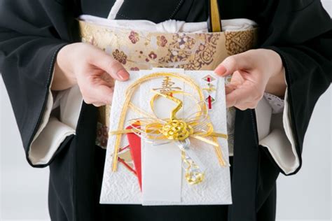 身内だけの結婚式にご祝儀は必要？相場と渡し方について解説！ 結婚式準備 Com