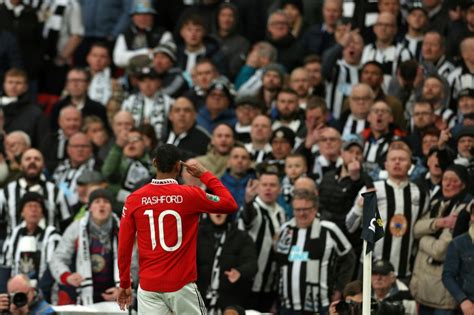 شبكة الأمة برس كأس الرابطة مانشستر يونايتد بطلاً على حساب نيوكاسل