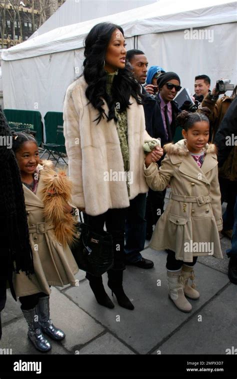 Djimon Hounsou Kimora Lee Simmons And Kimoras Daughters Ming Lee And