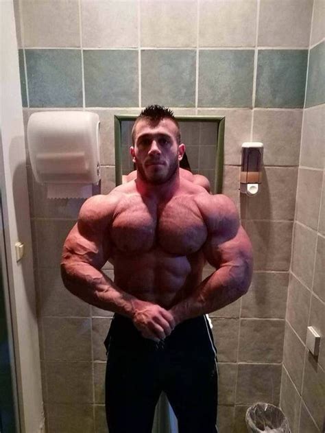 Pin By Massive Musclemen On Massive Musclemen Bodybuilders Men