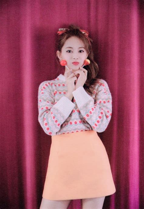 Twice ツウィ 1st Photobook『yes I Am Tzuyu 』 タレントグッズ