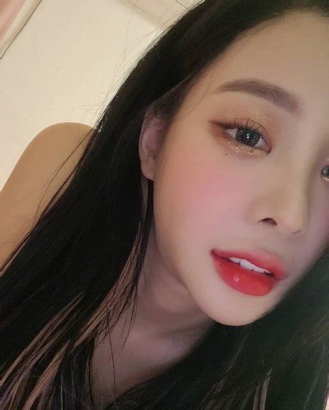 아프리카티비 Tv Bj탱글다희 도톰한 입술까지 섹시한 초근접 셀카 예쁨주의 뽐뿌 방송 연예뉴스