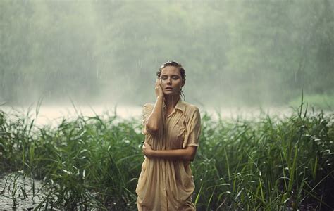 Фото Девушка под дождем фотограф Игорь Бурба Photographer Igor Burba
