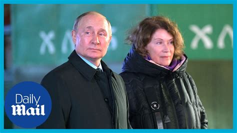 Vladimir Putin Visits Military Exhibition On Red Square Moscow Youtube