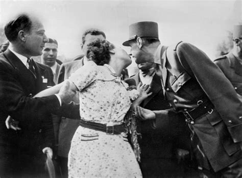 Paris Fête Les 75 Ans De Sa Libération Public Senat