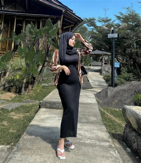 Pin Oleh Arjesi Di Gaya Hijab Masa Kini Gaya Hijab Wanita Berlekuk