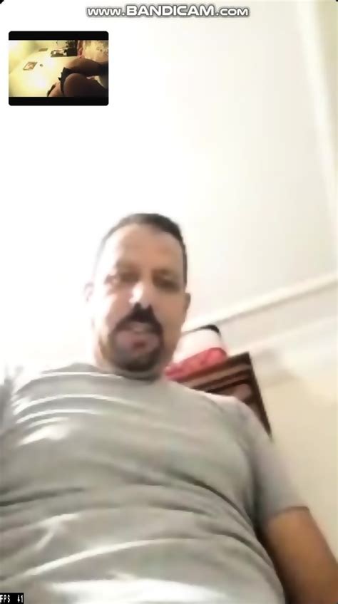 فضيحة محمد من مدينة الدربيضاء شاد جنسي يومارس العادة السرية امام الكام