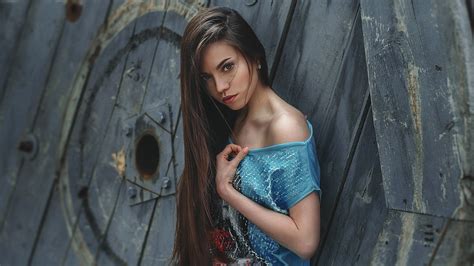 Wallpaper Sasha Ruskih Wanita Bahu Telanjang Rambut Panjang Model