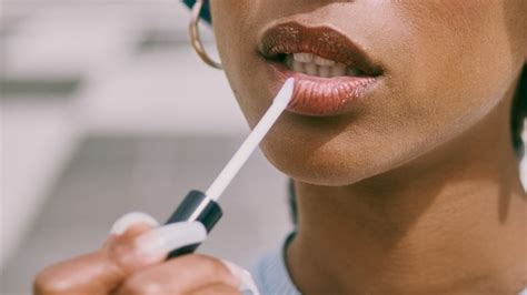 The Viral M Lips Hack That Creates A Full Luscious Lip Look