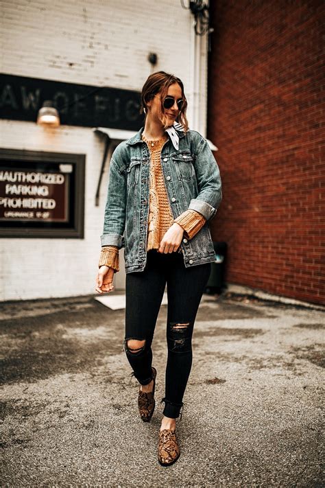Ripped Jeans Fall Outfit