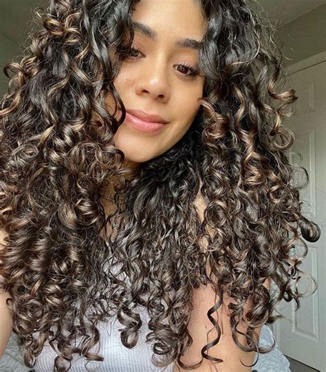 How To Finger Roll For Your Smoothest Curly Ringlets