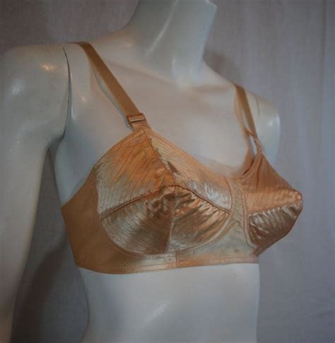 1940s 1950s Peach Satin Bullet Bra Copa 34 B C Bra Styles Bullet