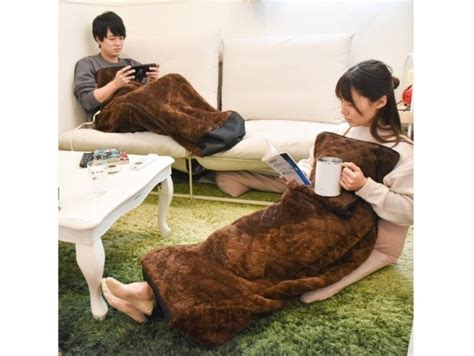 人をダメにするこたつ。 テーブル