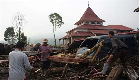 Pencarian Korban Banjir Lahar Dingin Gunung Marapi Terus Dilakukan
