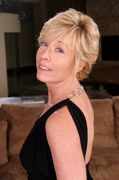 Pin On Milfs And Gilfs