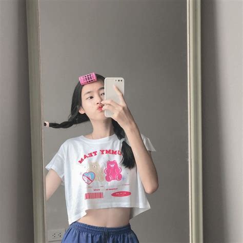 Pin By Ning On การบันทึกอย่างรวดเร็ว Casual Outfits Crop Tops Outfits
