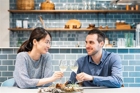 外国人男性が感じる日本人女性の魅力とは？好意のサイン＆アプローチ方法