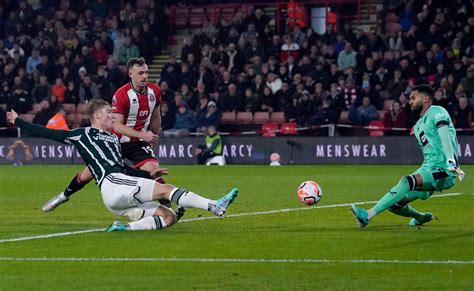 Sheffield United 1 2 Manchester United Dalot The Difference For Red Devils
