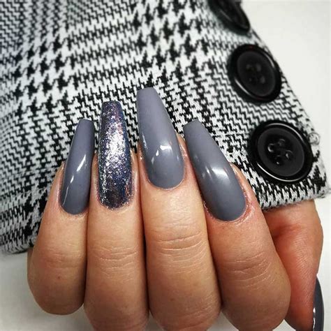 [10000ダウンロード済み√] Matte Red And Black Coffin Nails Designs 133649 Red