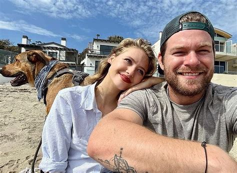 Home And Away Star Kassandra Clementi Announces She Is Pregnant With