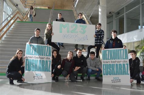 «hezkuntza Euskaldun Baten Alde Mobilizatzera Deitu Dute Martxoaren 23rako