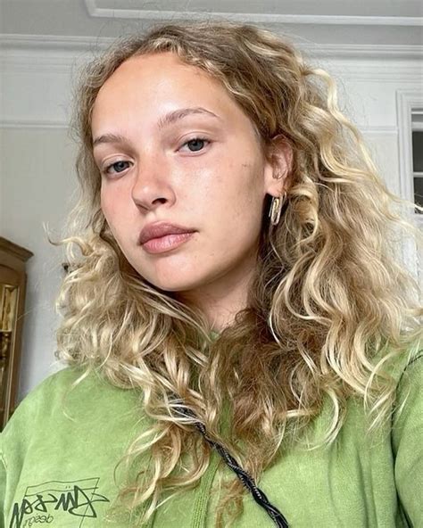 Babettevivianne In 2024 Curly Hair Photos Blonde Curly Hair Curly