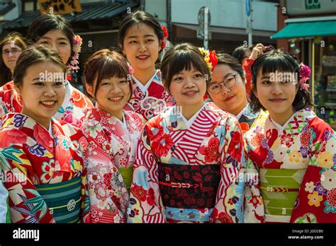 Jeunes Filles Japonaises Banque Dimage Et Photos Alamy