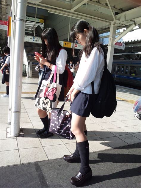 美人女子高生電車待ち盗撮画像街撮り美少女olデジグラ投稿画像559枚