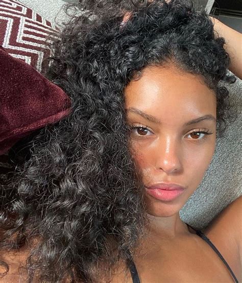 𝐥𝐮𝐯𝐝𝐞𝐳𝐳𝐢 𝐩𝐢𝐧𝐬 🕊 Hair Beauty Beauty Curly Hair Styles