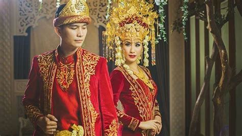 38 Pakaian Adat Tradisional Seluruh Indonesia Gambar And Penjelasan