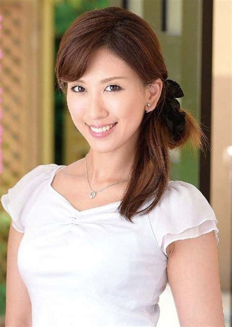 シュシュはかわいい女性がつけるとサイコーにエロい Japan Photo Middle Age Milf Kawaii
