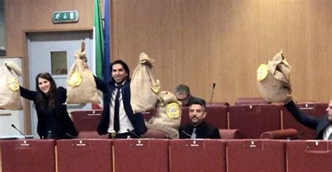Regione Liguria Taglia Vitalizi Ai Consiglieri Approvata All