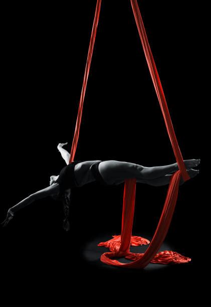 360 Tecido Acrobático Ilustrações Fotos De Stock Imagens E Fotos