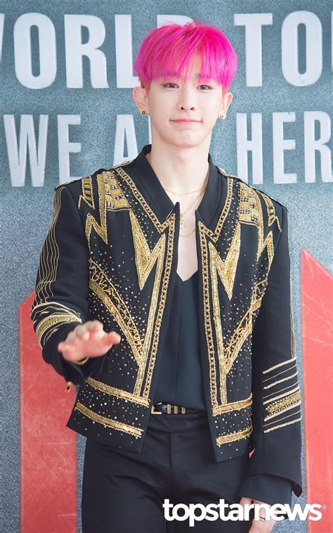 [hd포토] 몬스타엑스 Monsta X 원호 ‘귀여운 입꾹꾹이 정송이 기자 톱스타뉴스