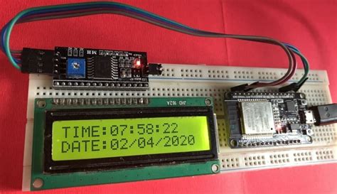 internet clock with esp32 and lcd display using ntp client in 2020