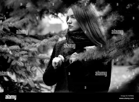 Russian Girl Shooting For Autumn Season In Moscow Blue Eye Girl With