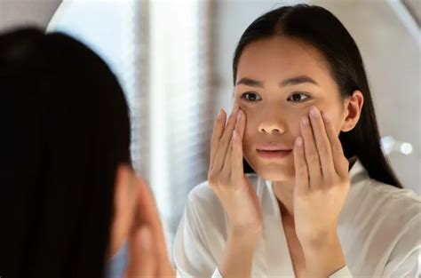 11 Cara Merawat Kulit Kering Agar Tampil Sehat Dan Percaya Diri