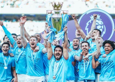 فيديو احتفال مانشستر سيتي بالتتويج بطلاً للدوري الإنجليري المايسترو