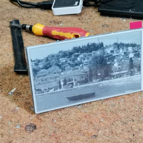 diy e paper retro style picture frame lilygo