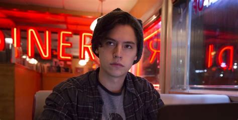 Riverdale Saison 2 Jughead Va T Il Se Rapprocher De Toni Purebreak