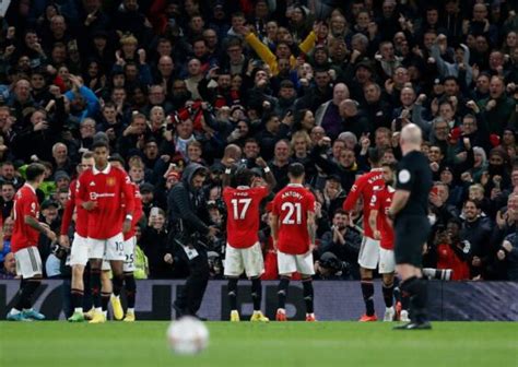 مانشستر يونايتد يفوز على توتنهام في قمة الجولة الـ 12 من الدوري الإنكليزي