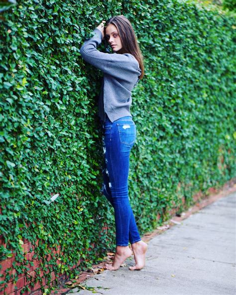 Pin By Mark Farmer Photography On Model Poses Girl Soles Trendy