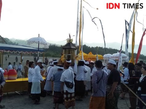 Umat Hindu Diy Gelar Upacara Melasti Di Pantai Parangkusumo