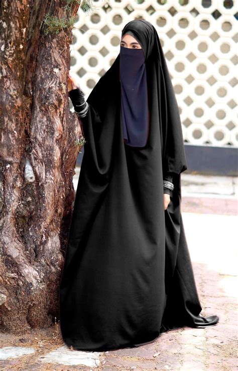 Pin By Nauvari Kashta Saree On Hijabi Queens Beautiful Hijab Hijab