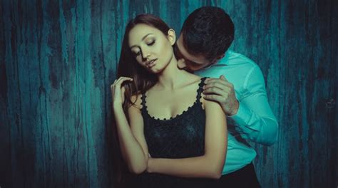 Top 7 Female Erogenous Zones For Experiencing Extreme Pleasure At Bed